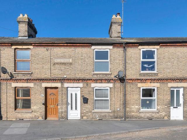 2 bedroom terraced house for sale