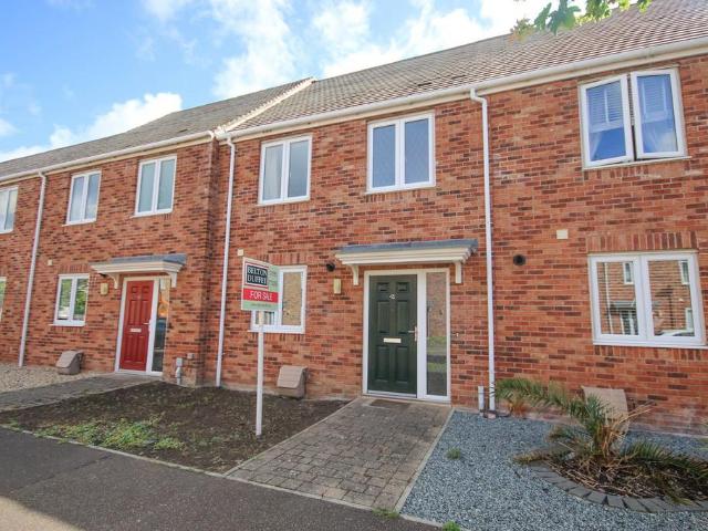 2 bedroom terraced house for sale