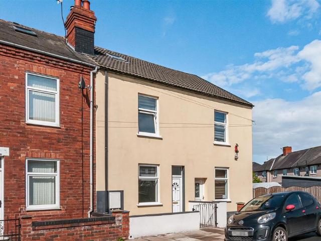 2 bedroom terraced house for sale