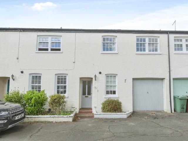 2 bedroom terraced house for sale