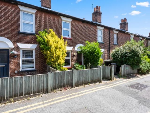 2 bedroom terraced house for sale