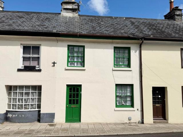2 bedroom terraced house for sale