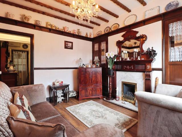 2 bedroom terraced house for sale