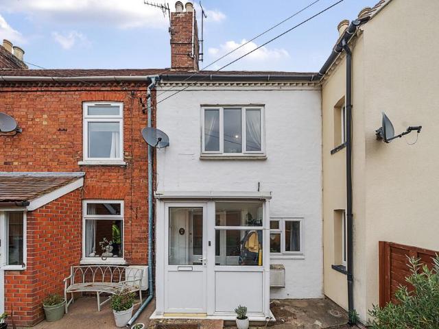 2 bedroom terraced house for sale