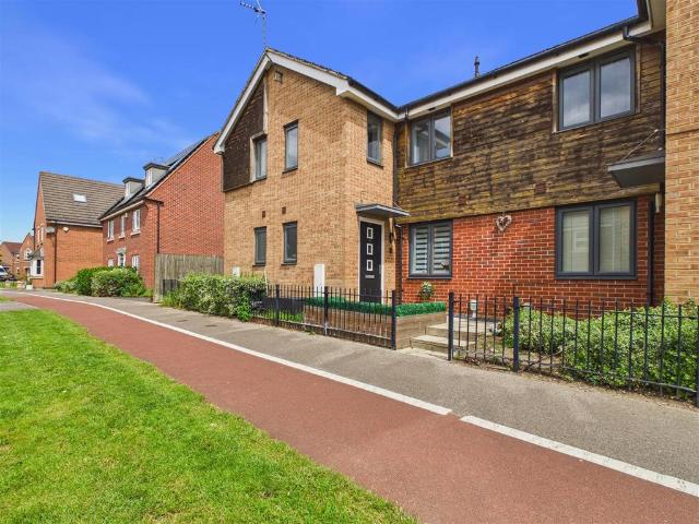 2 bedroom terraced house for sale