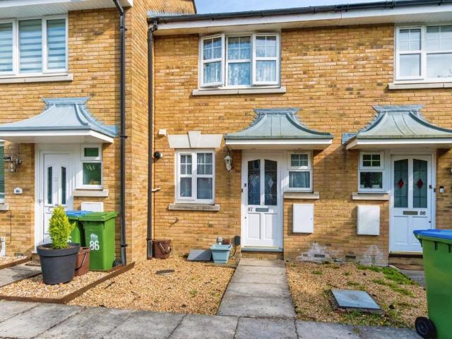 2 bedroom terraced house for sale
