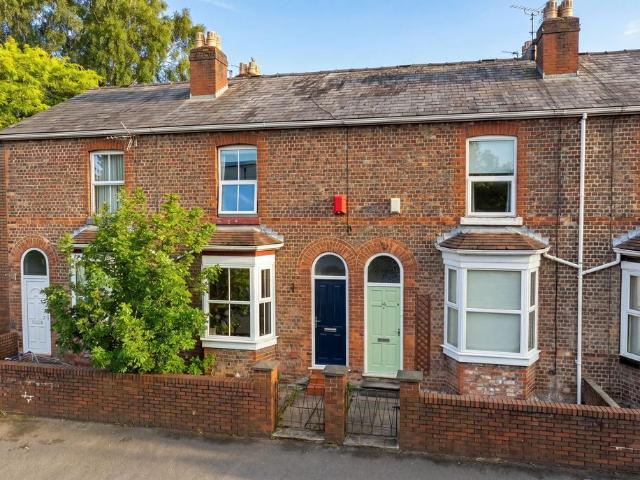 2 bedroom terraced house for sale