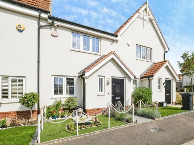 2 bedroom terraced house for sale