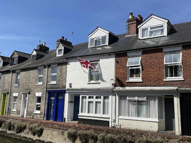 2 bedroom terraced house for sale