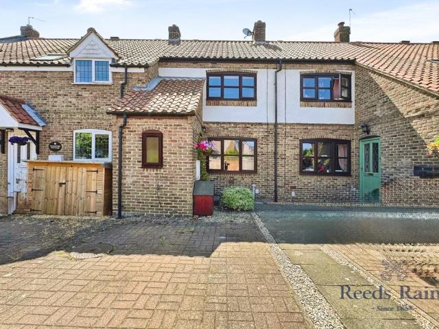 2 bedroom terraced house for sale