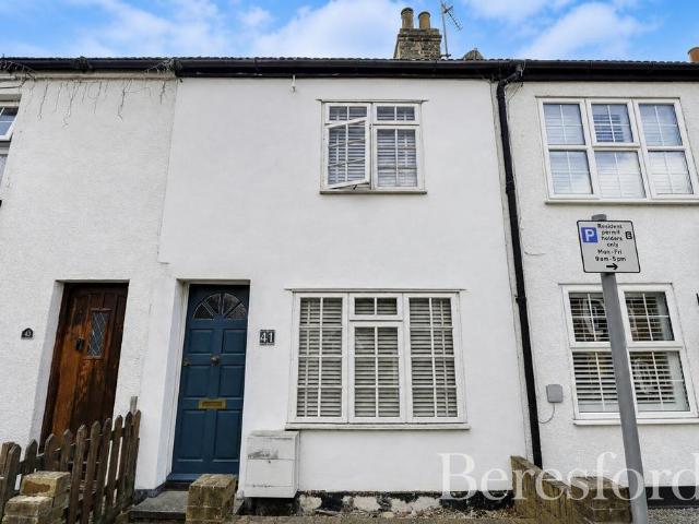 2 bedroom terraced house for sale