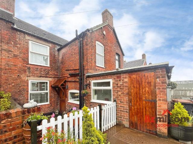 2 bedroom terraced house for sale