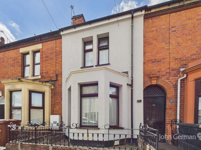 2 bedroom terraced house for sale