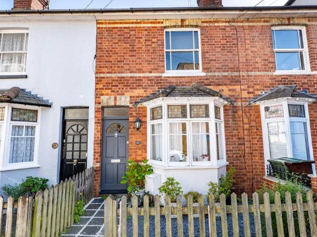 2 bedroom terraced house for sale