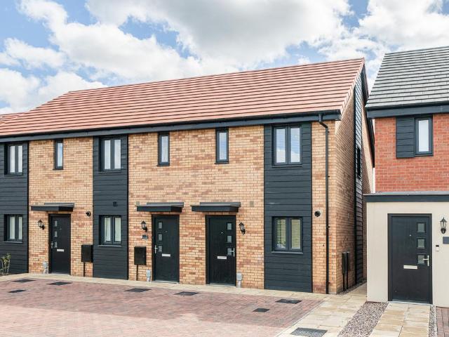 2 bedroom terraced house for sale