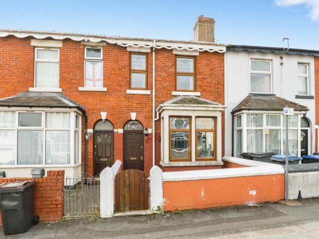 2 bedroom terraced house for sale