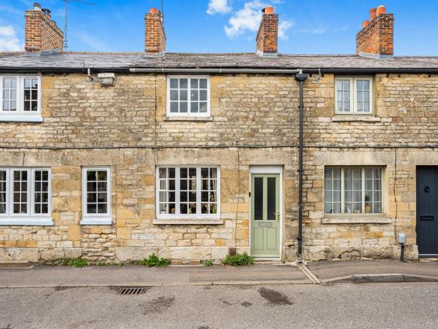 2 bedroom terraced house for sale