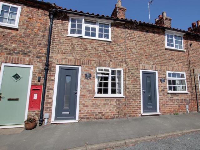 2 bedroom terraced house for sale