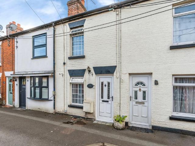 2 bedroom terraced house for sale
