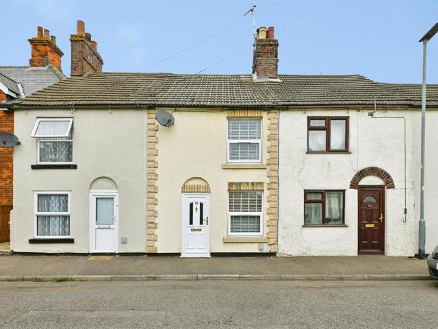 2 bedroom terraced house for sale