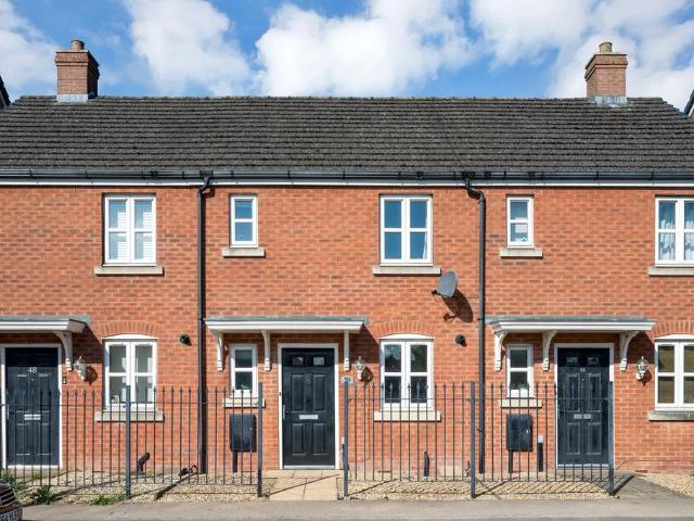 2 bedroom terraced house for sale