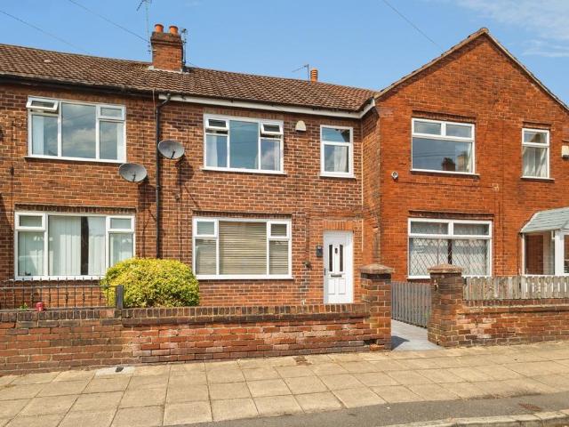 2 bedroom terraced house for sale