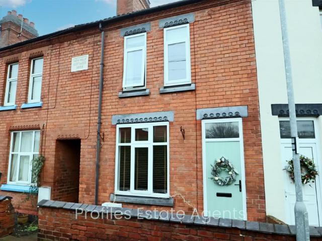 2 bedroom terraced house for sale