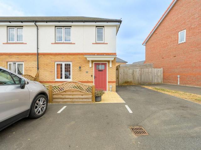 2 bedroom terraced house for sale