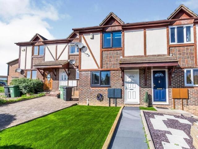2 bedroom terraced house for sale
