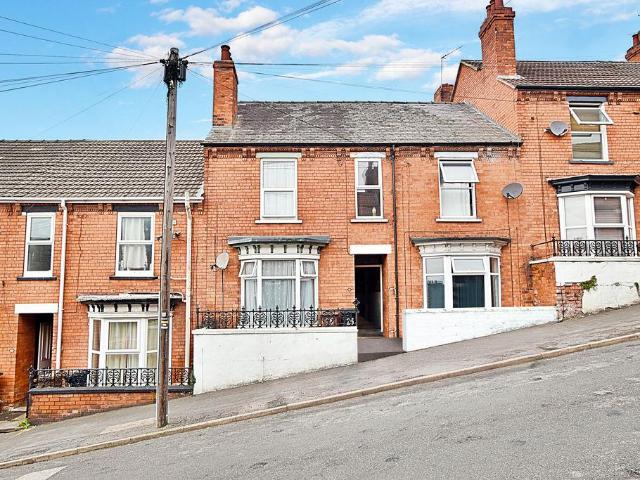 2 bedroom terraced house for sale