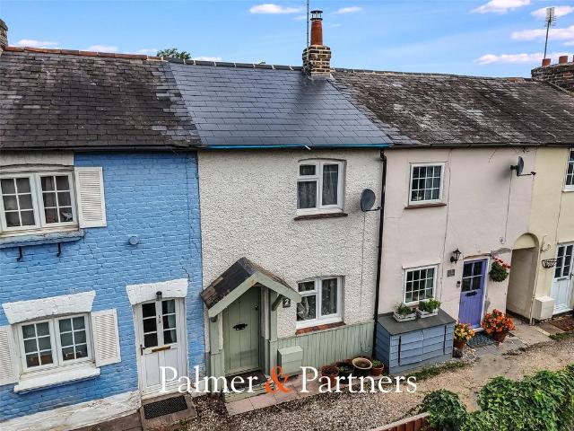 2 bedroom terraced house for sale