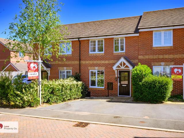 2 bedroom terraced house for sale