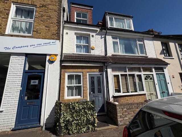 2 bedroom terraced house for sale
