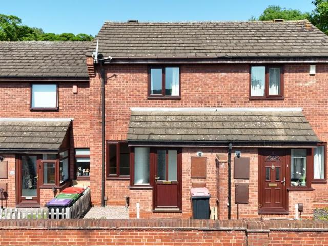 2 bedroom terraced house for sale