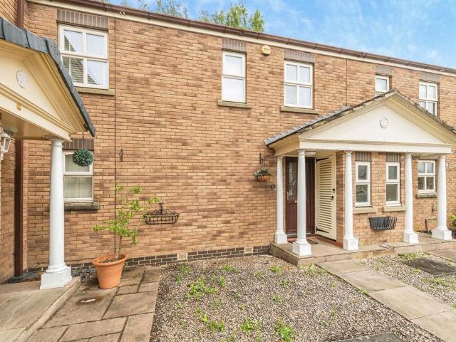 2 bedroom terraced house for sale