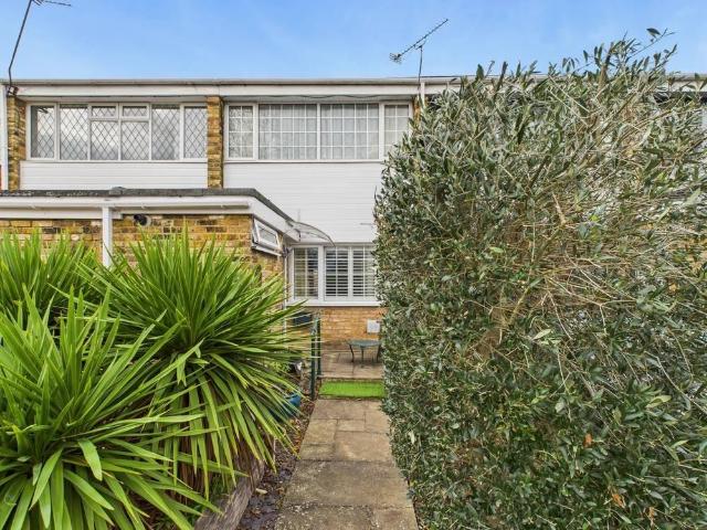 2 bedroom terraced house for sale