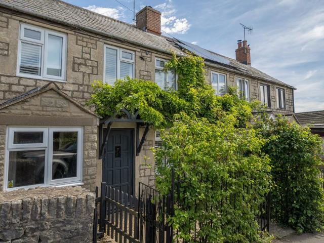 2 bedroom terraced house for sale