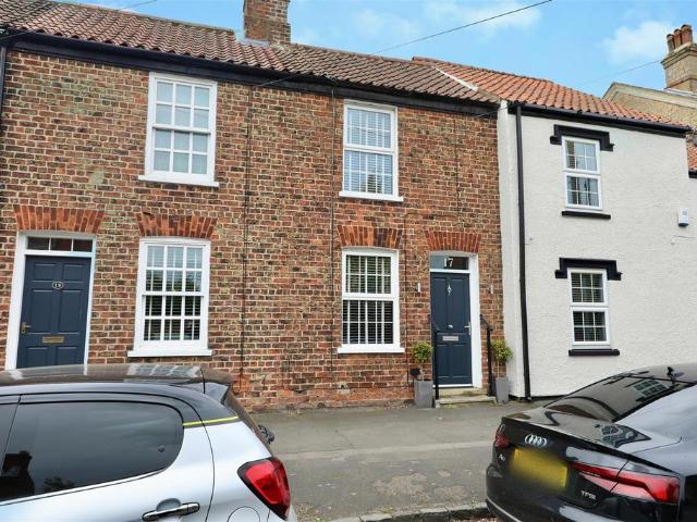 2 bedroom terraced house for sale