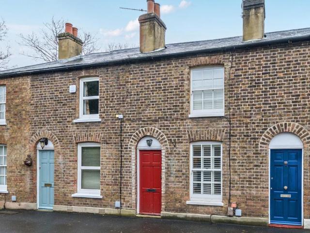 2 bedroom terraced house for sale
