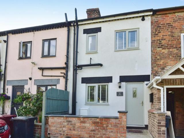 2 bedroom terraced house for sale