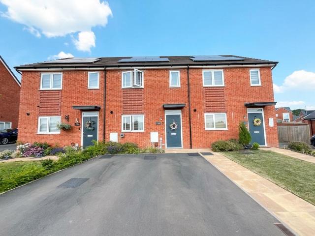 2 bedroom terraced house for sale