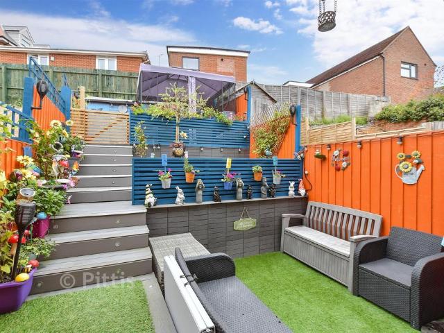 2 bedroom terraced house for sale