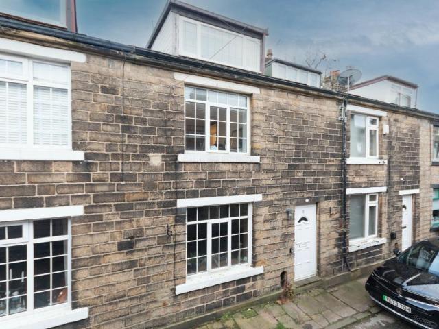 2 bedroom terraced house for sale