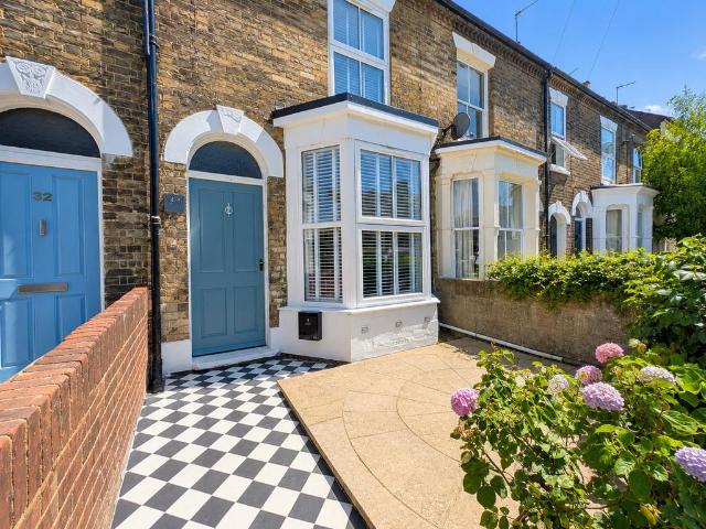 2 bedroom terraced house for sale