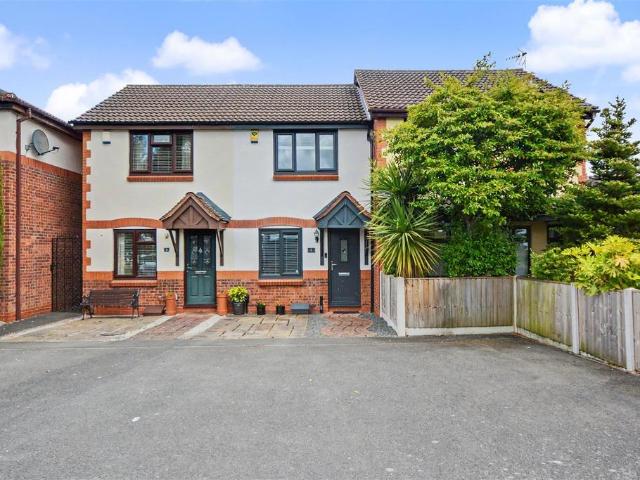 2 bedroom terraced house for sale
