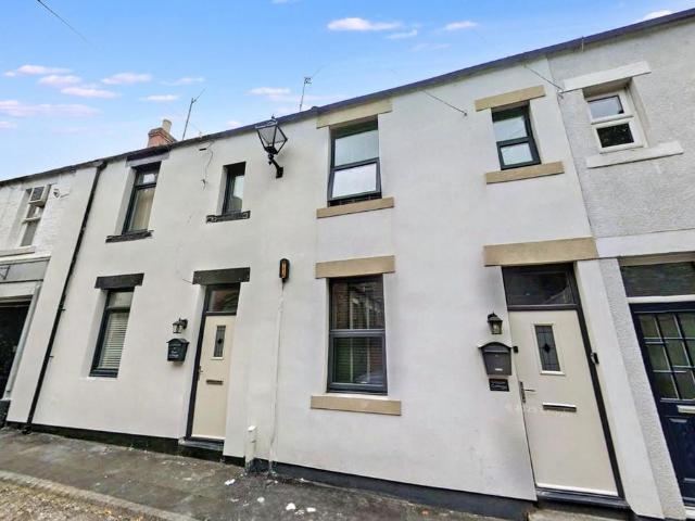 2 bedroom terraced house for sale