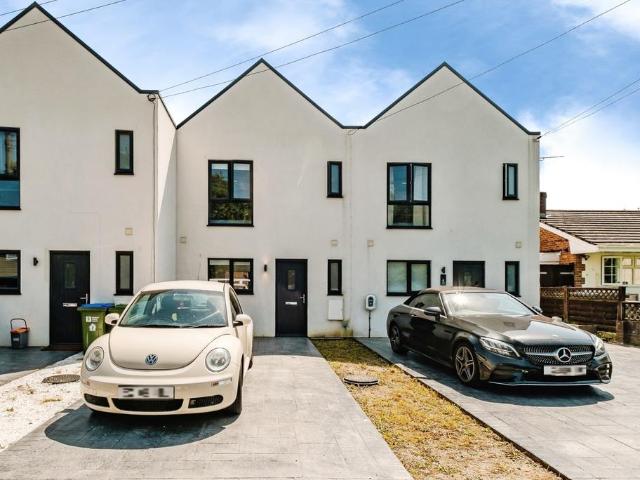 2 bedroom terraced house for sale