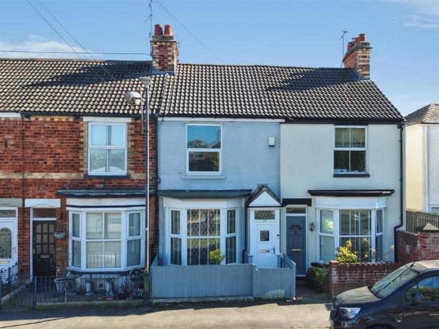 2 bedroom terraced house for sale