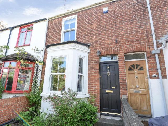 2 bedroom terraced house for sale