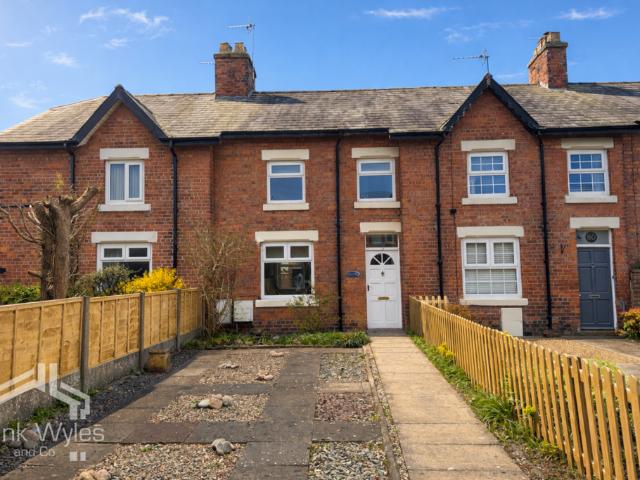 2 bedroom terraced house for sale